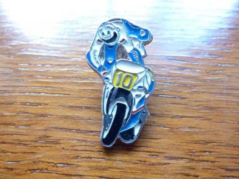 Honda Motorcycle Pin - Classic Super BikesClassic Super Bikes