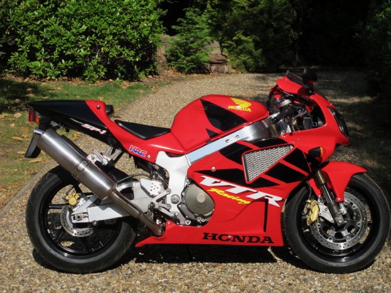 Honda VTR1000 SP1 - Classic Super BikesClassic Super Bikes