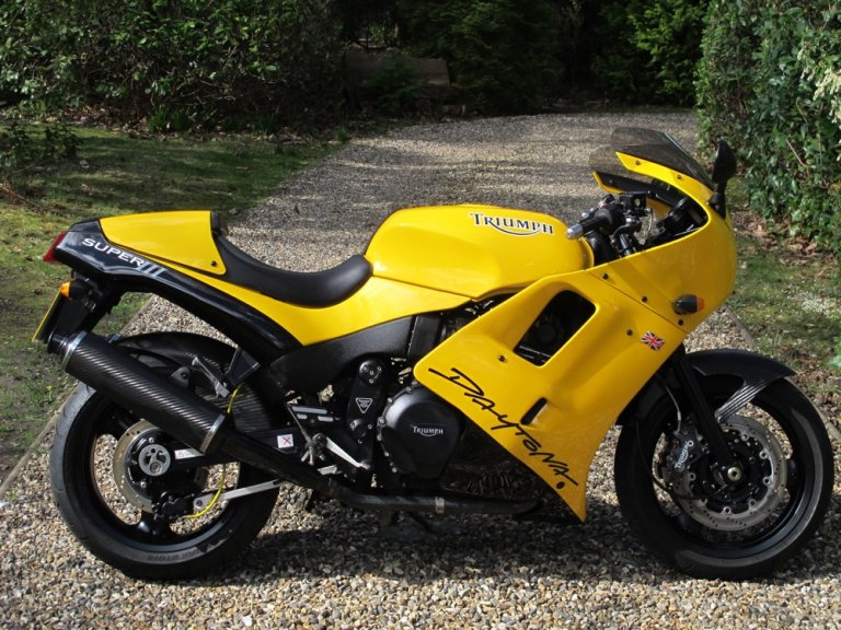 Triumph Daytona Super III - Classic Super BikesClassic Super Bikes