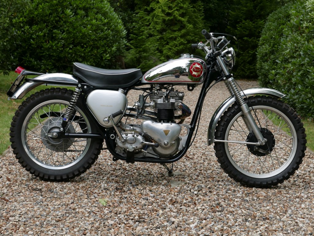 TriBSAClassic Super Bikes