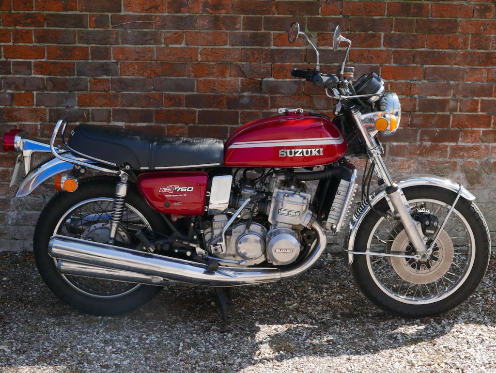 Honda Four classic racer - Classic Super BikesClassic Super Bikes