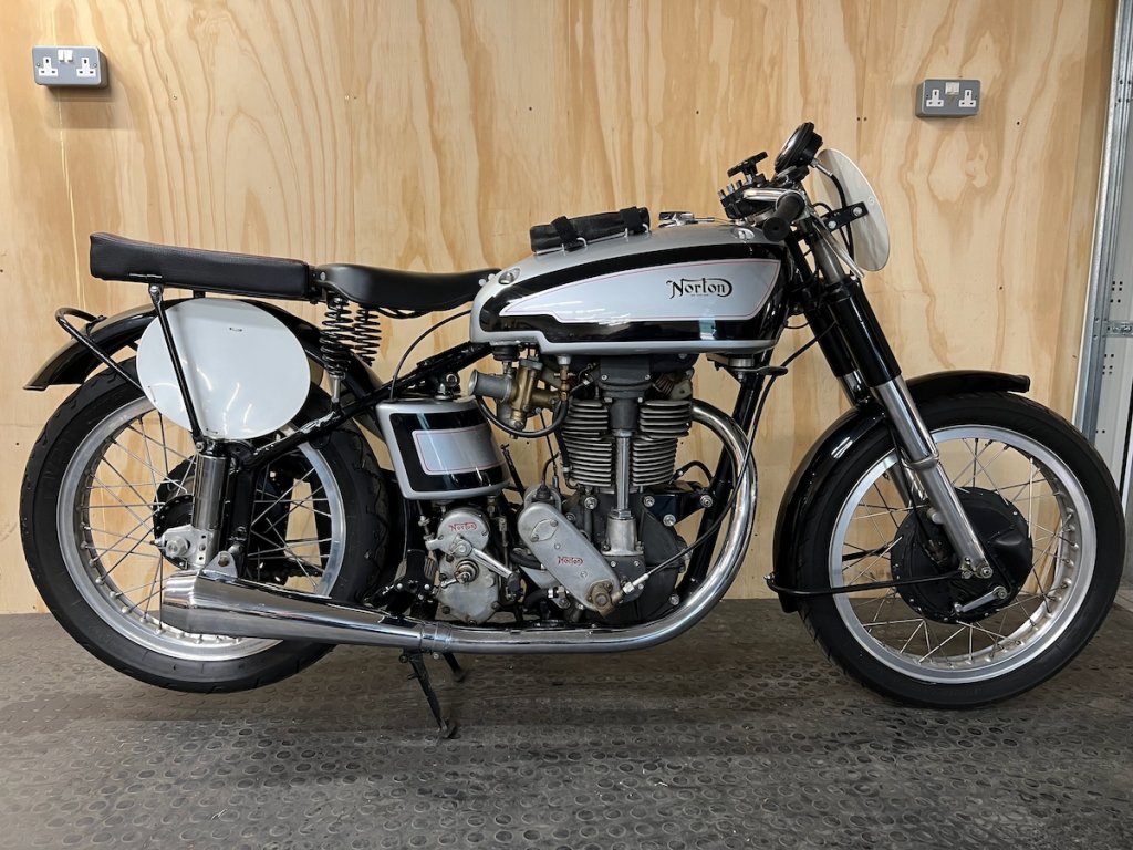 Norton Manx 30MClassic Super Bikes